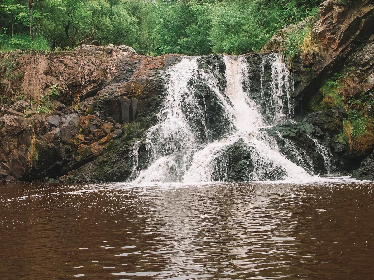 27 Best Waterfalls in Wisconsin + Local Hidden Gems